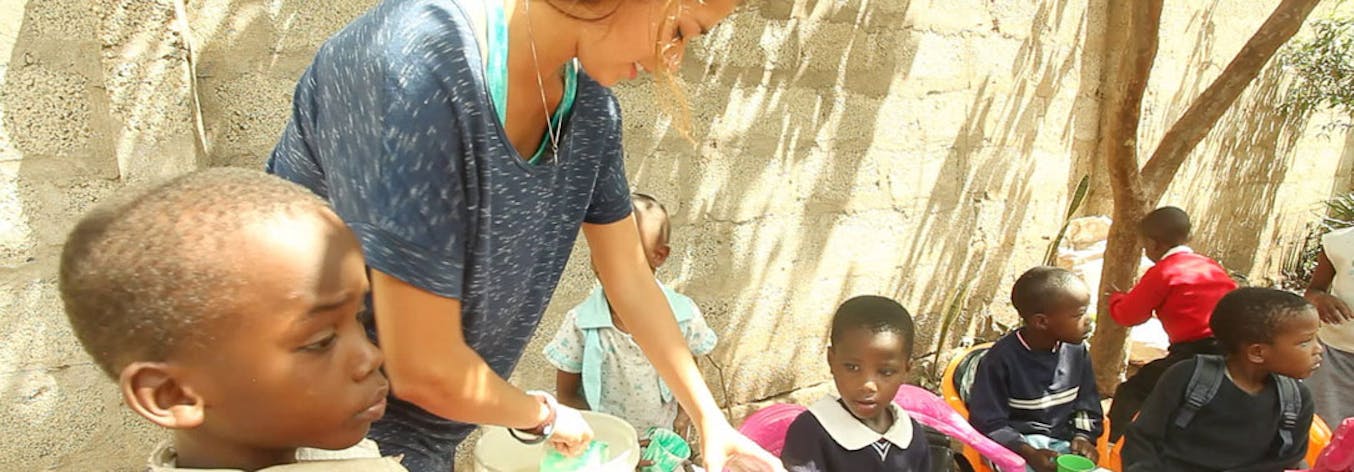 Top 40+ Volunteer Fundraising Tips | International Volunteer HQ